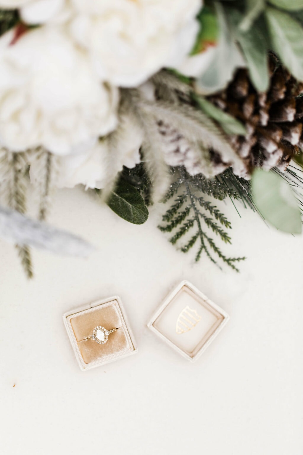 17 Most Unique Wedding Ring Box Designs for Your Engagement